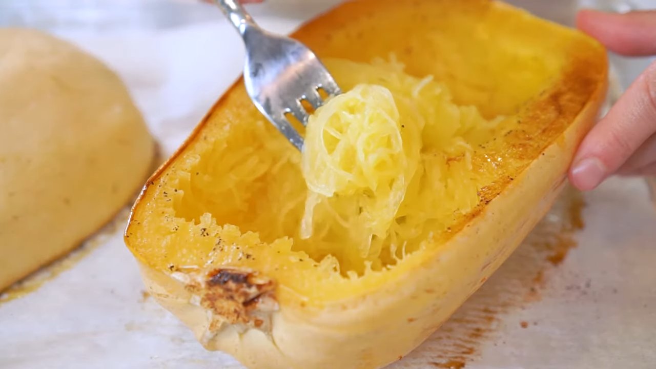 How to Cook Spaghetti Squash Easily Four Different Ways - DailyNutriBites